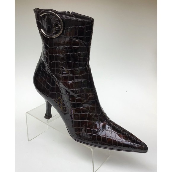 Stuart Weitzman | Shoes | Stuart Weitzman Croc Embossed Pointed Toe ...